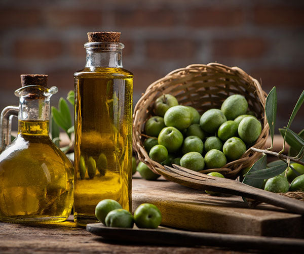 L'olio d'oliva extravergine: sfatati i miti